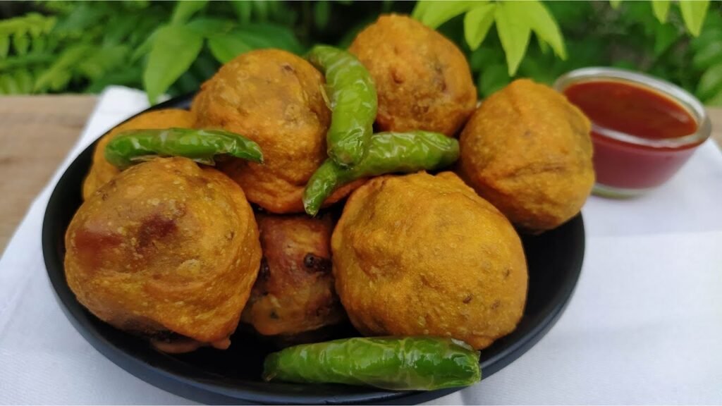 Maharashtrian Style Batata Vada Recipe: A Flavorful Potato Fritter ...